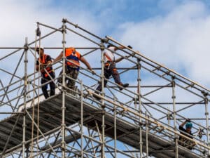 Scaffold Fall Protection Requirements - SafetyVideos.com